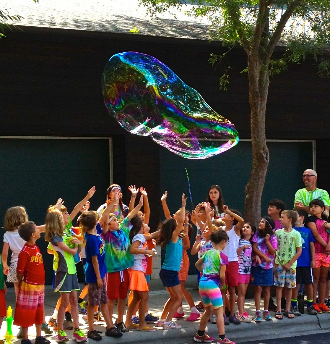 Happy Faces - Soap Bubble Circus